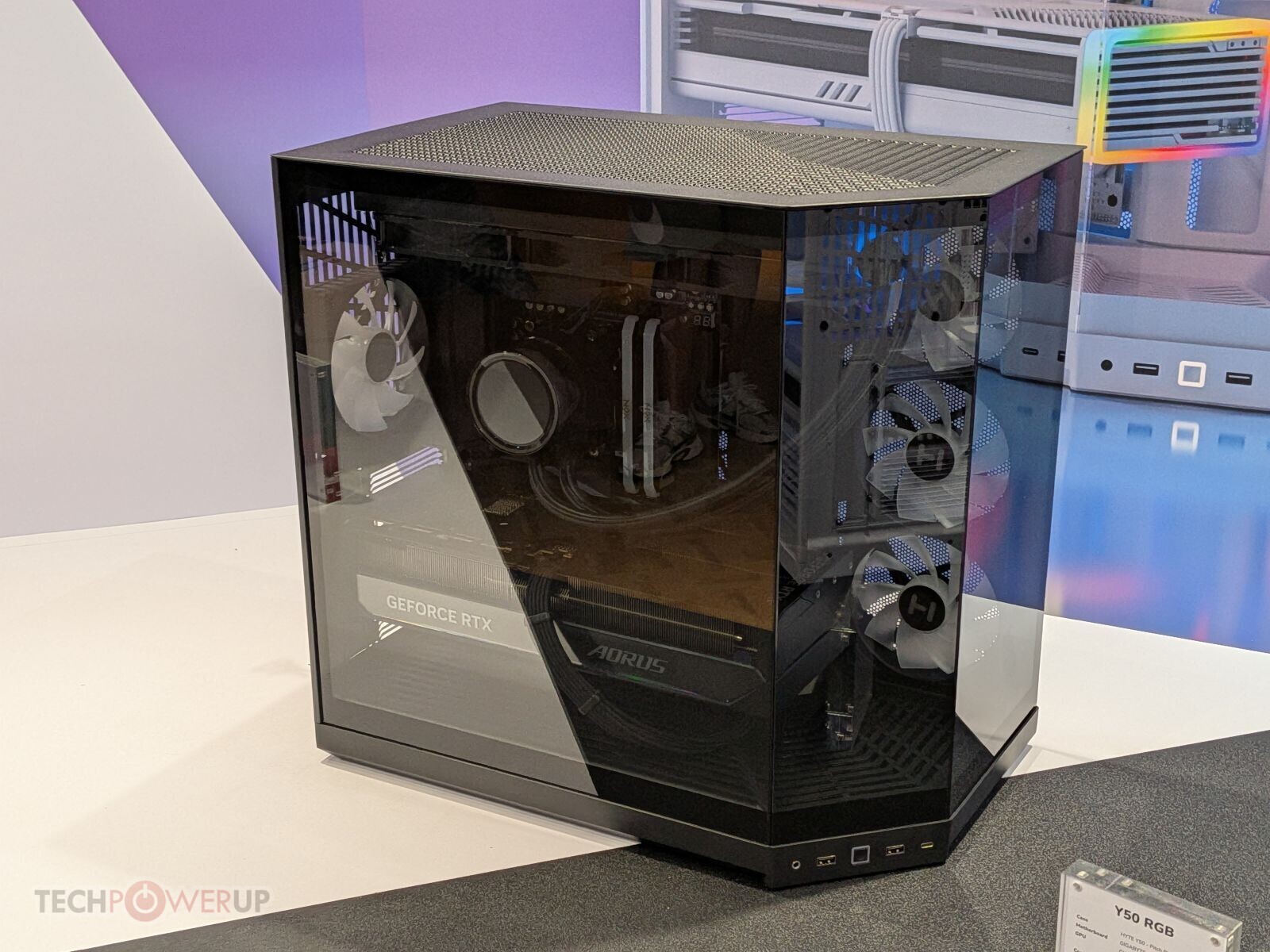 Eliminasi Batasan Proprietary: HYTE Segarkan Lini Casing Y70 Touch dan ...